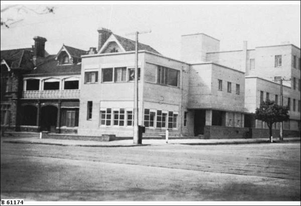 Exterior view of 'Queen's Home' | Find and Connect