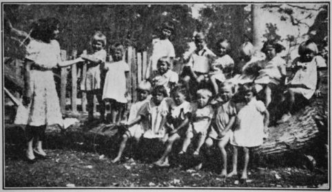 May Holt and children at Greenbushes following evacuation from the ...