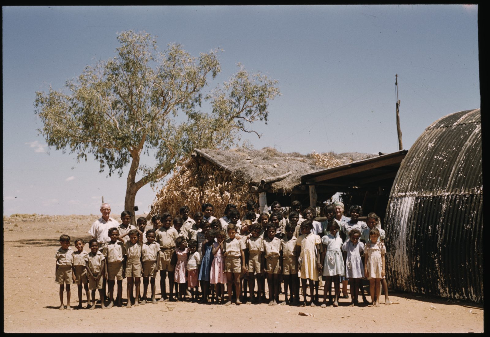 Arrival of Moola Bulla children at the Fitzroy Crossing Mission | Find ...